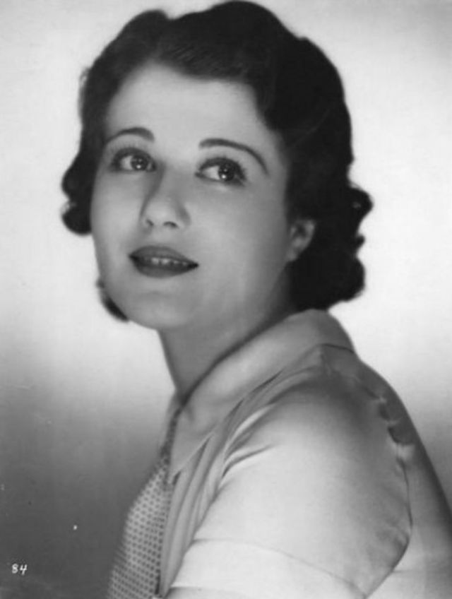 33 Fabulous Photos of Sidney Fox in the 1930s ~ Vintage Everyday