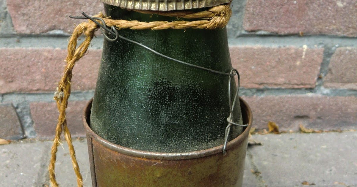 Achter prikkeldraad: Spoelfles (botol cebok) van een krijgsgevangen ...