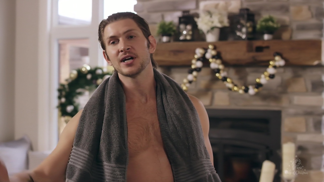 ausCAPS: Greyston Holt shirtless in A Very Country Christmas