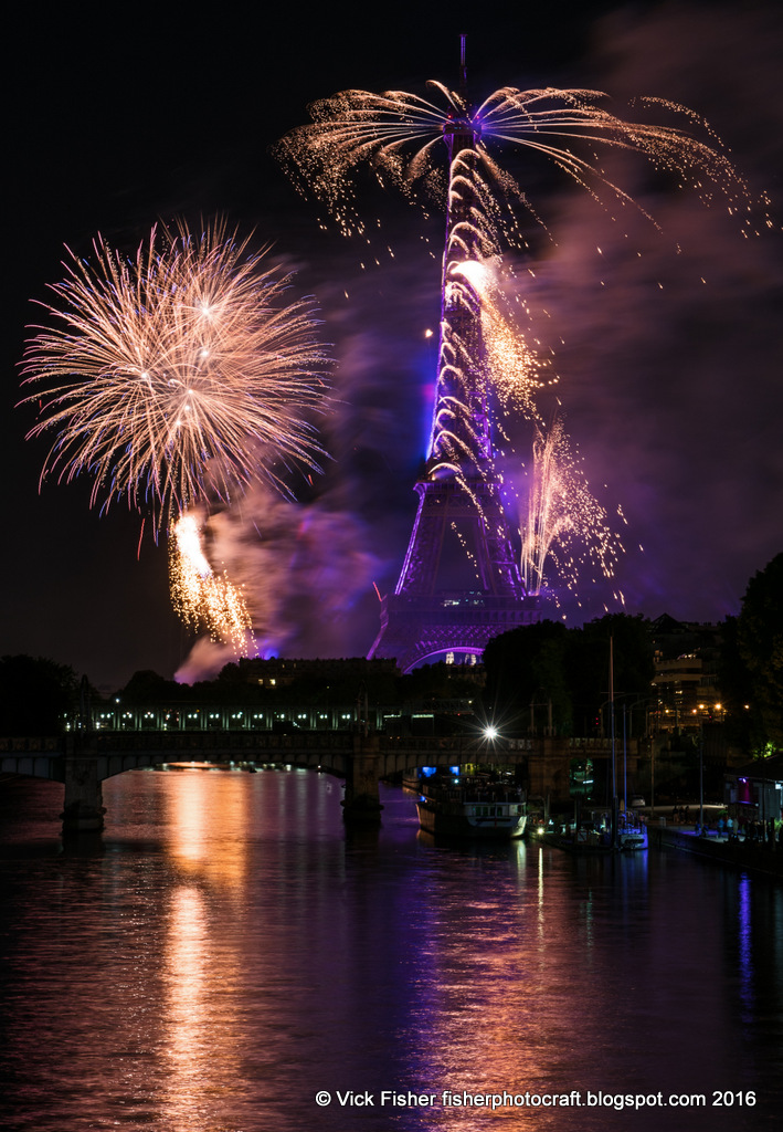 Vick and Jennifer's Travels: Eiffel Tower Fireworks 2016 Juillet 14 ...