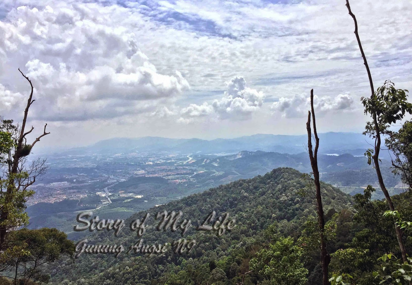 Story of My Life: Weekend Hike at Gunung Angsi
