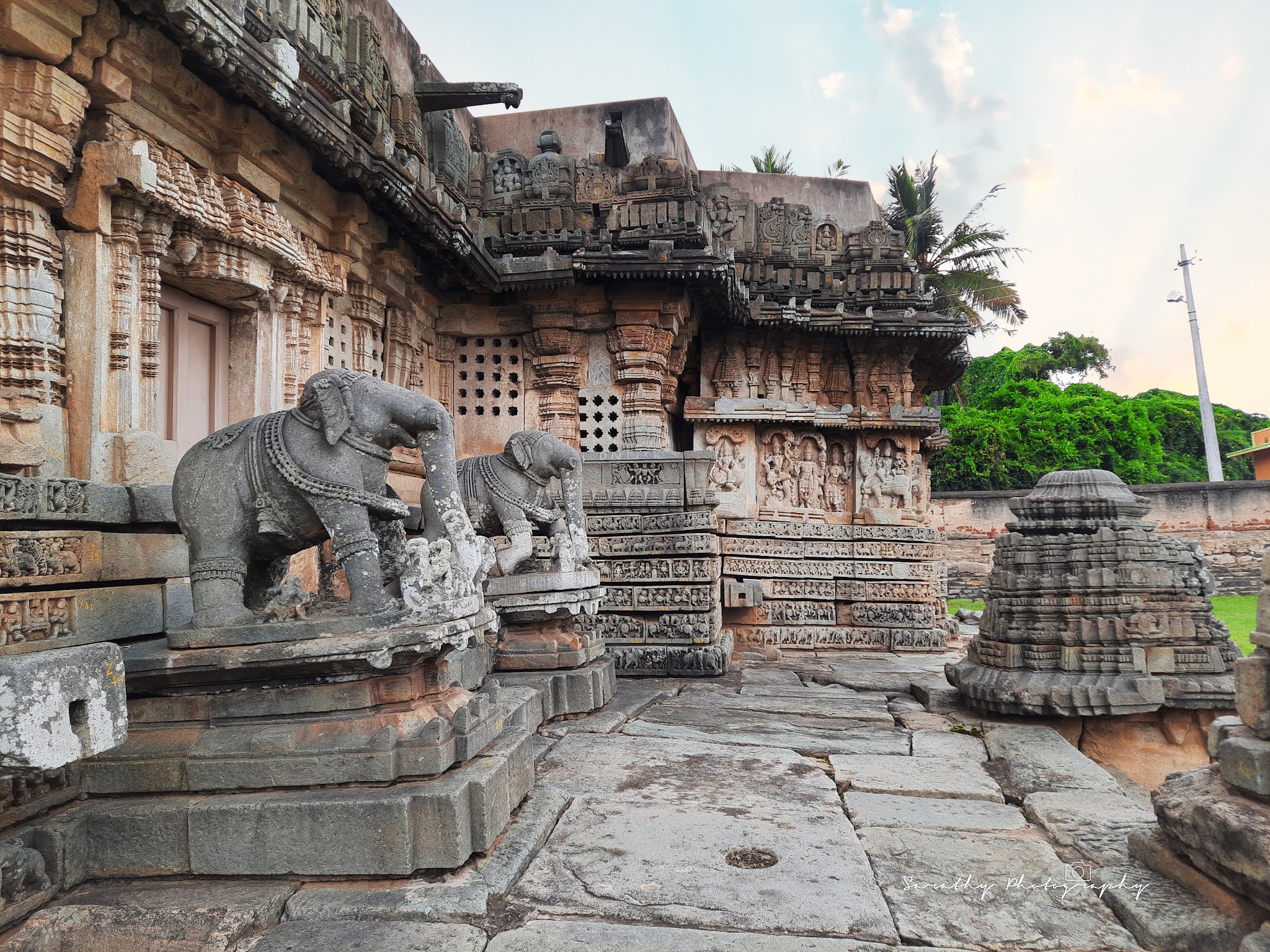 Shri Mallikarjuna Temple of Basaralu and the Koppa Lake