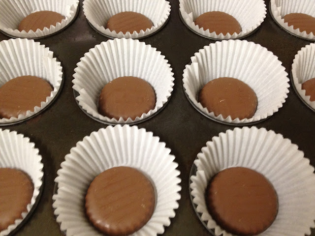 The Quirky Crafting Shmoogle Bean: Caramel Crown Cupcakes ~ easy and ...