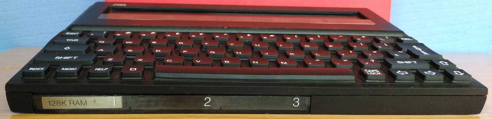 Retro Ordenadores Orty: Cambridge Computer Z88 (Portable Computer) (1987)