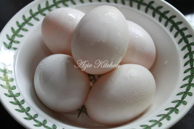 Cara Membuat Telur Masin Sendiri Yang Lebih Sedap - Azie Kitchen