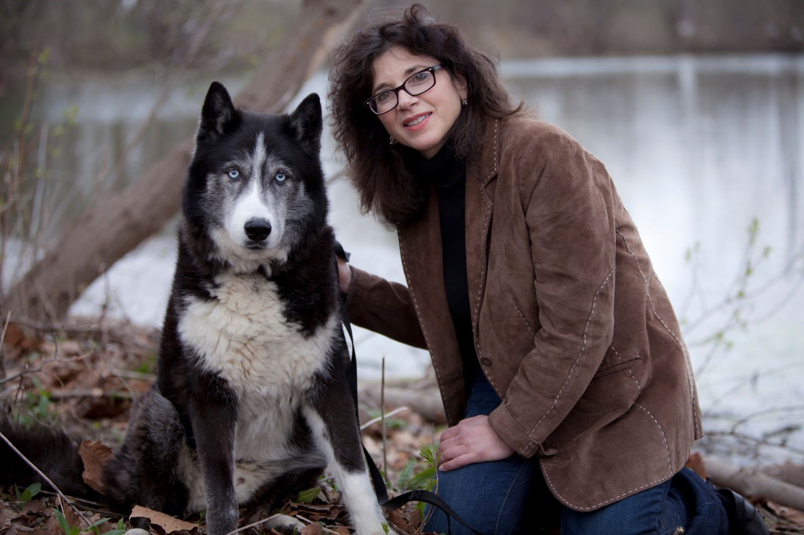 BookHounds: Giveaway - Guest Post TRAVELING LIGHT by ANDREA THALASINOS ...