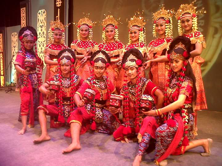 " SANGGAR NUSANTARA DOT COM " | Jakarta: Sewa baju tari topeng tari ...