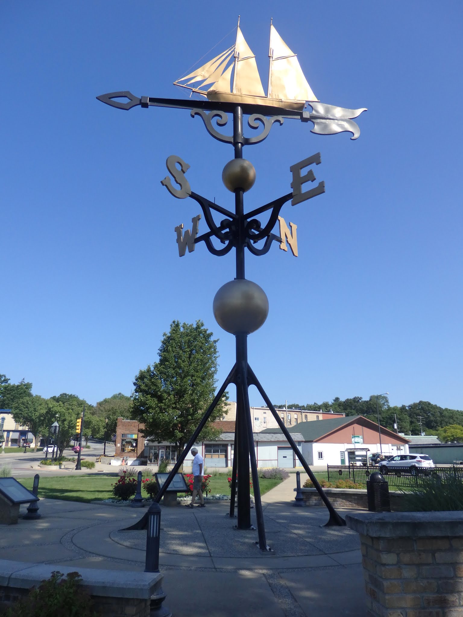 Miscellaneous Musings: "World's Largest Weathervane" ~ 4560 Dowling St ...