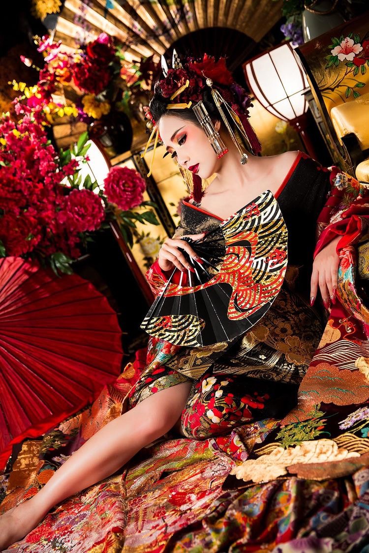 Nine Tailed Fox Oiran Colorful Traditional Classic Costume 2021