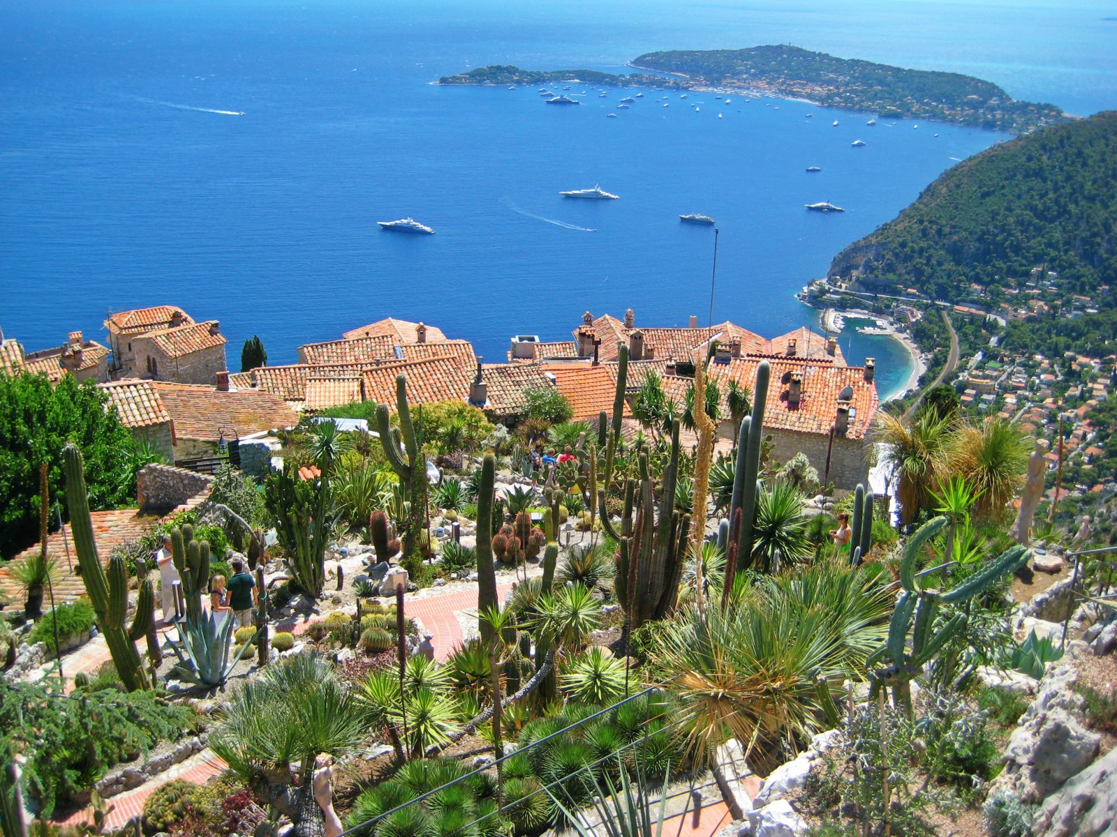 Let's travel the world!: Èze a gem of French Riviera!