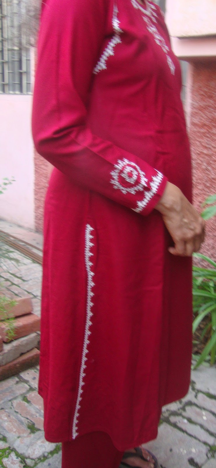 Knitting,Crochet and Embroidery: Sindhi kadhai on Red Cotswool Salwar suit