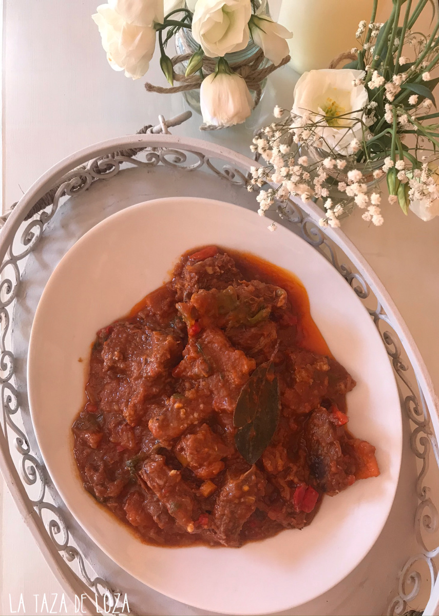 Carne al toro (Ternera en salsa) | La Taza de Loza