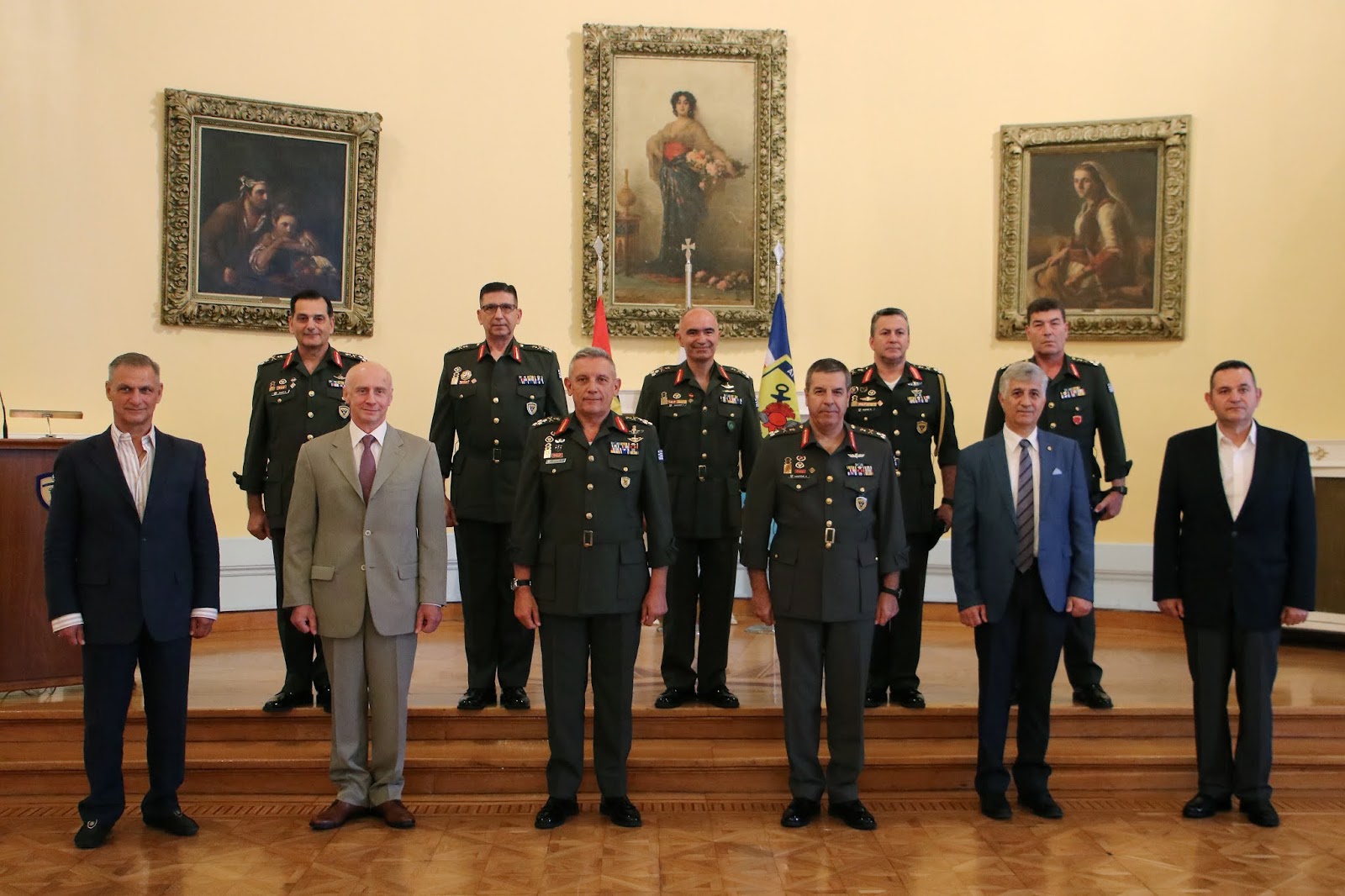 Απονομή Αναμνηστικών σε Αντιστρατήγους εν Αποστρατεία (ΦΩΤΟ)