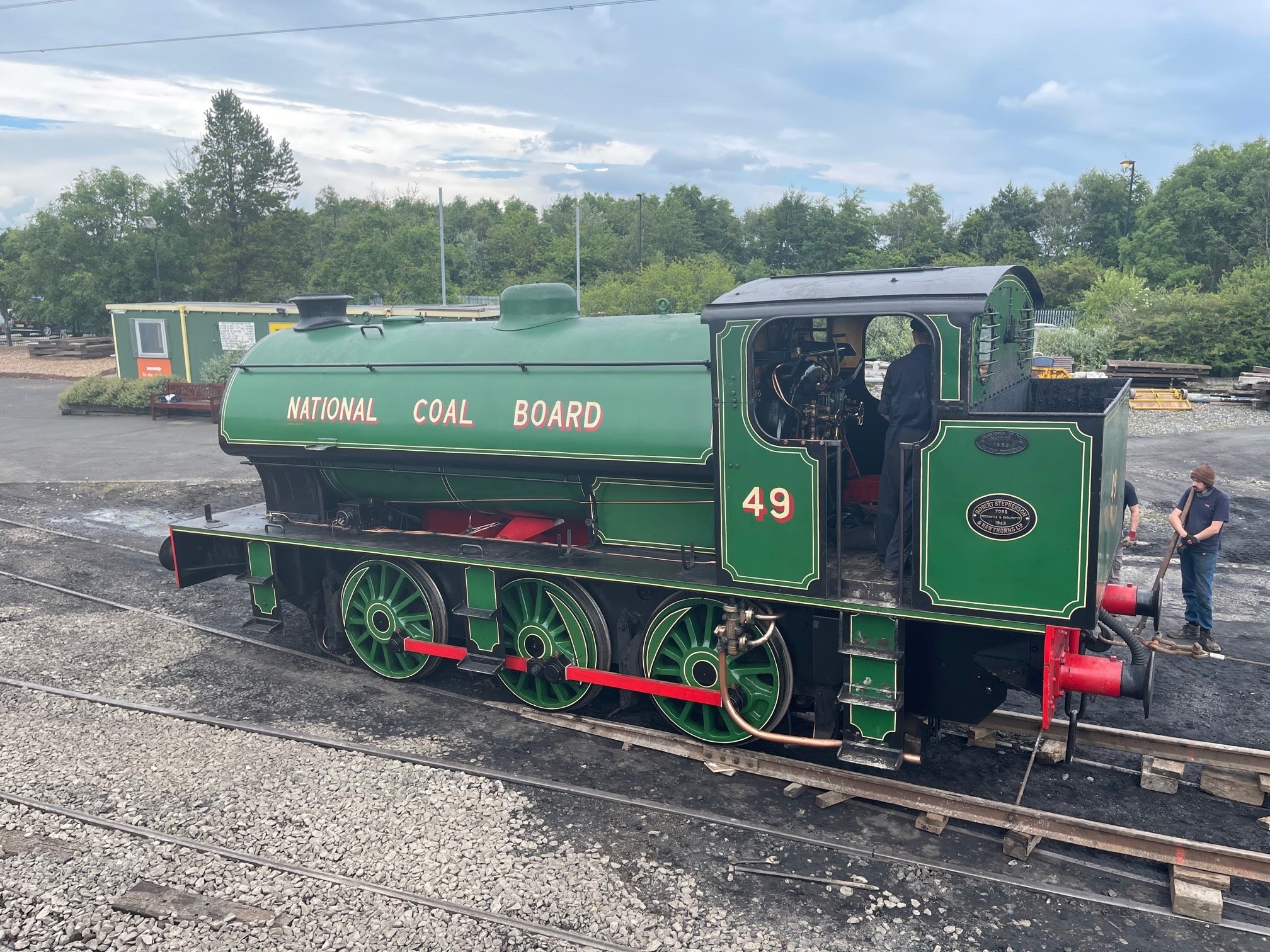 North Tyneside Steam Railway: NCB 49 arrives at Middle Engine Lane