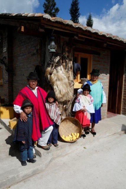 Vestimenta Del Ecuador : Vestimenta Típica