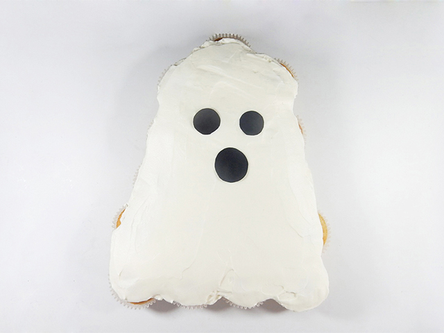 DIY Easy Ghost Cupcake Cake