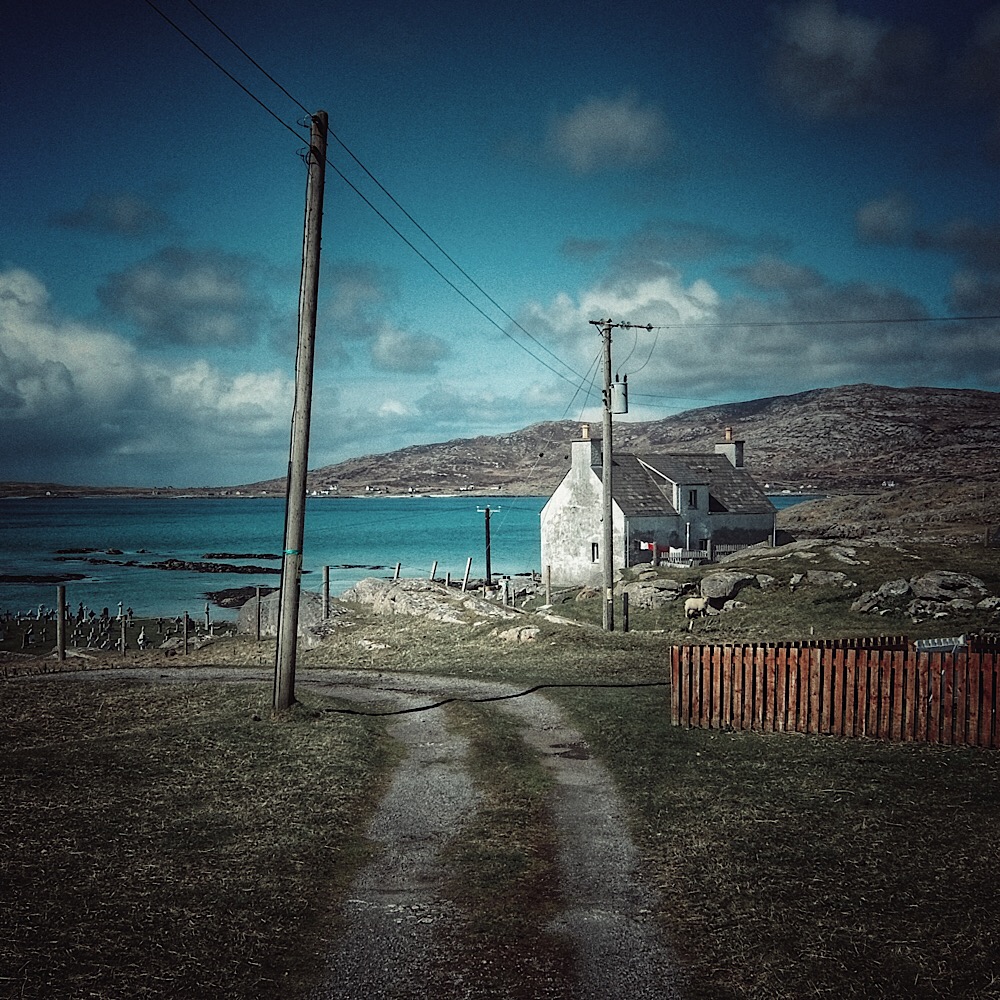 photo hebrides: cemetery road, Am Baile