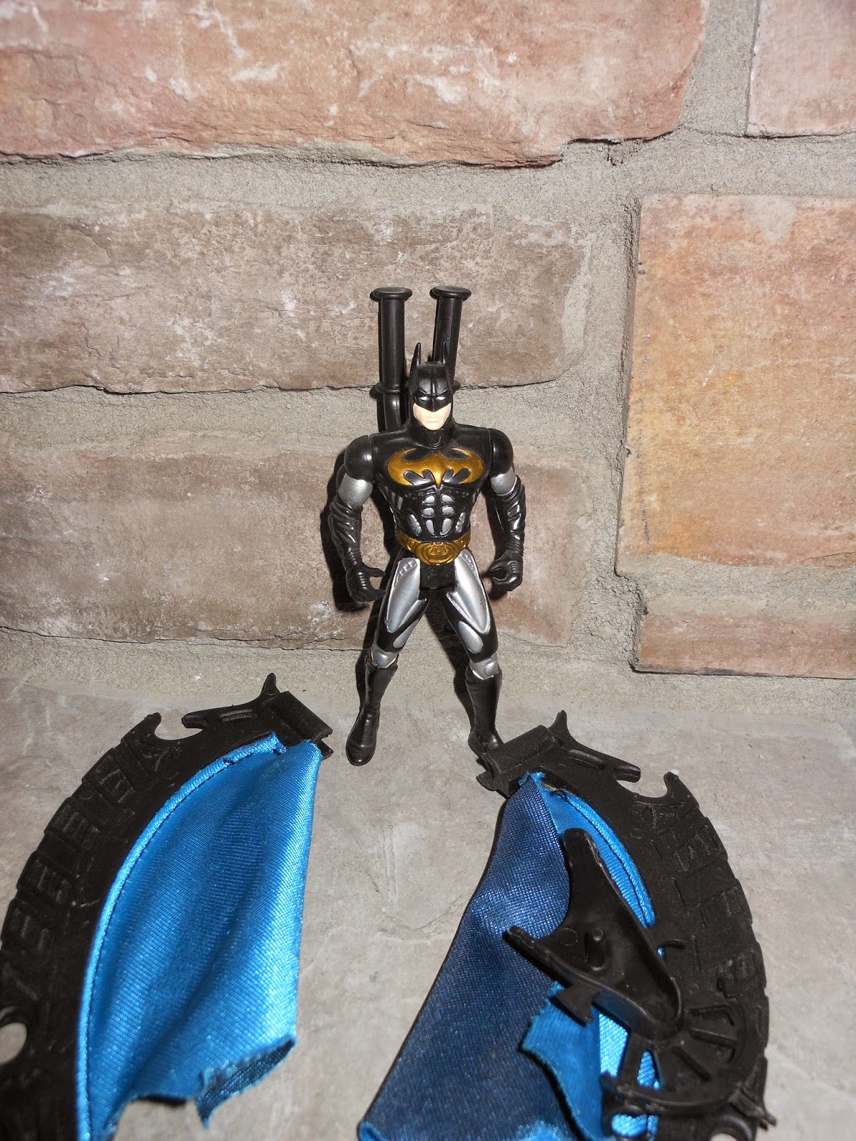 Emperor Dinobot's giant Batman figure database and review site!: Solar ...