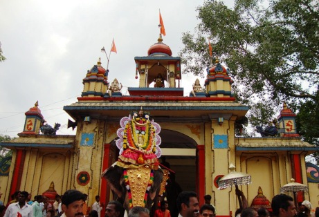 Discover Pathanamthitta: OMALLOOR REKTHA KANDA SWAMY TEMPLE