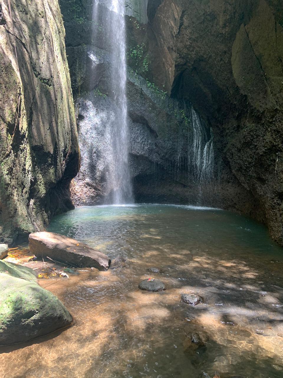 隠れ家の滝、Pengempu Waterfall - カリスマバリツアー【プライベートカーチャーター＆ツアー in バリ島】