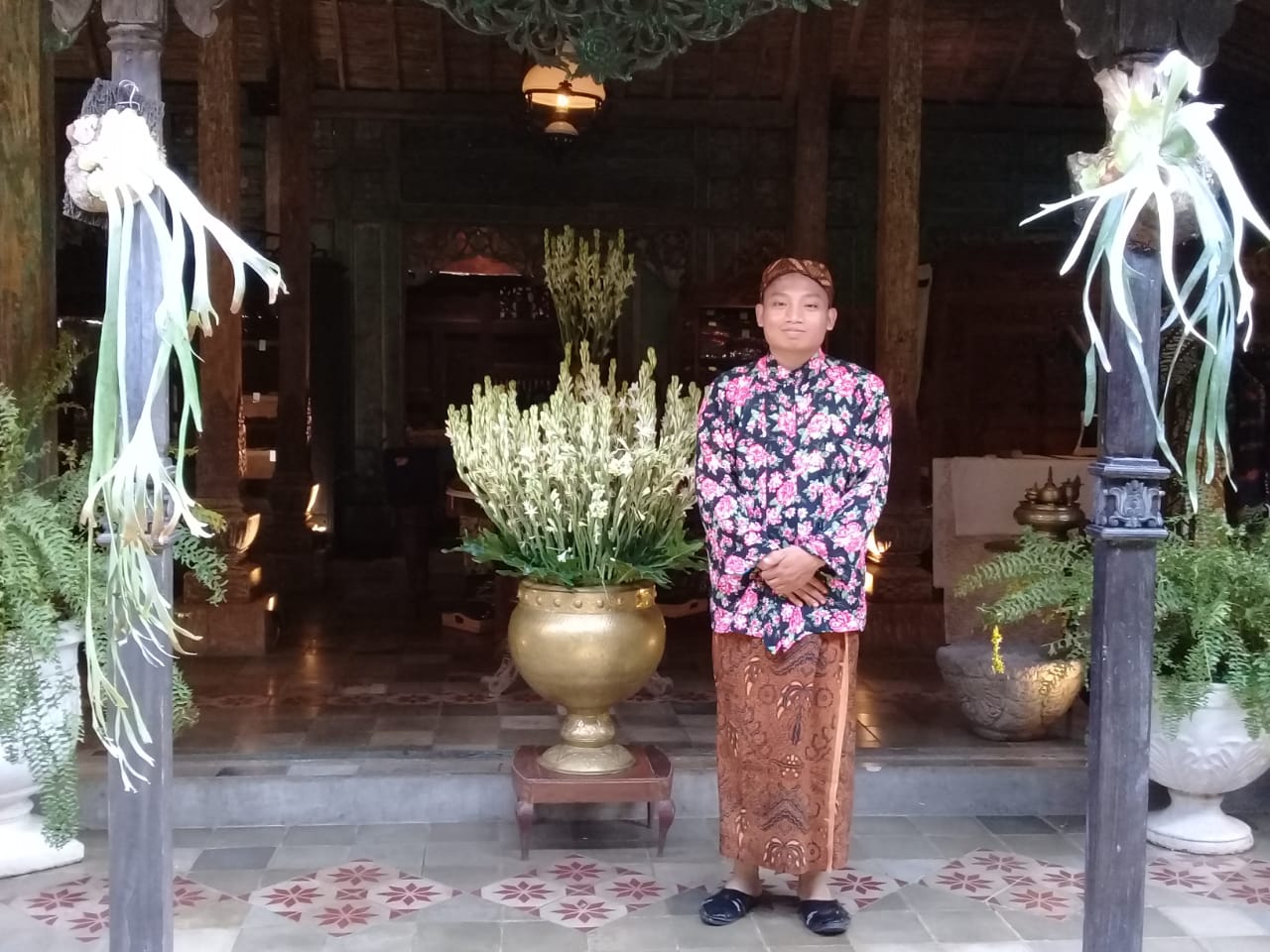 Terbaru ! Ndalem Ratu Singosari, Rumah Makan Dengan Konsep Kerajaan di ...