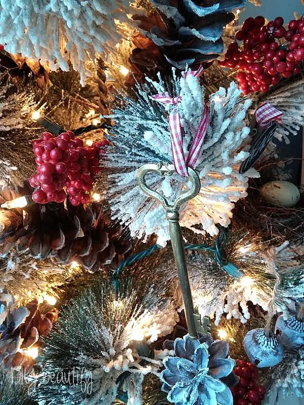 Decorating a Flocked Tree - DIY Beautify - Creating Beauty at Home