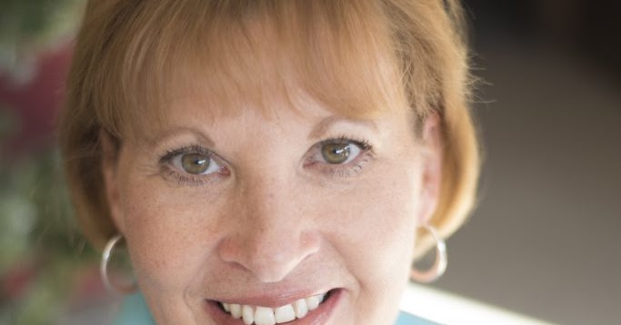 Stitches Thru Time: Interview and #bookgiveaway with Susan G. Mathis!