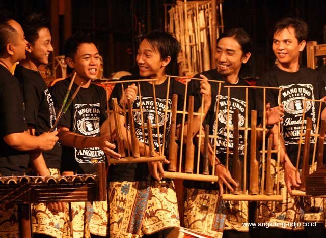 tips dan tata cara bermain angklung