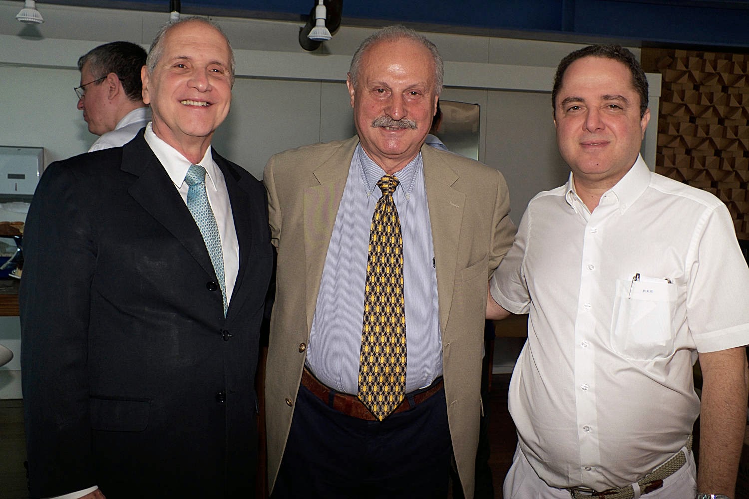 InCor lança mais dois livros da sua série de cardiologia – Portal Incor ...