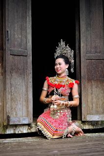 IBAN'S WORLD: SELAMPAI AND KAIN KEBAT