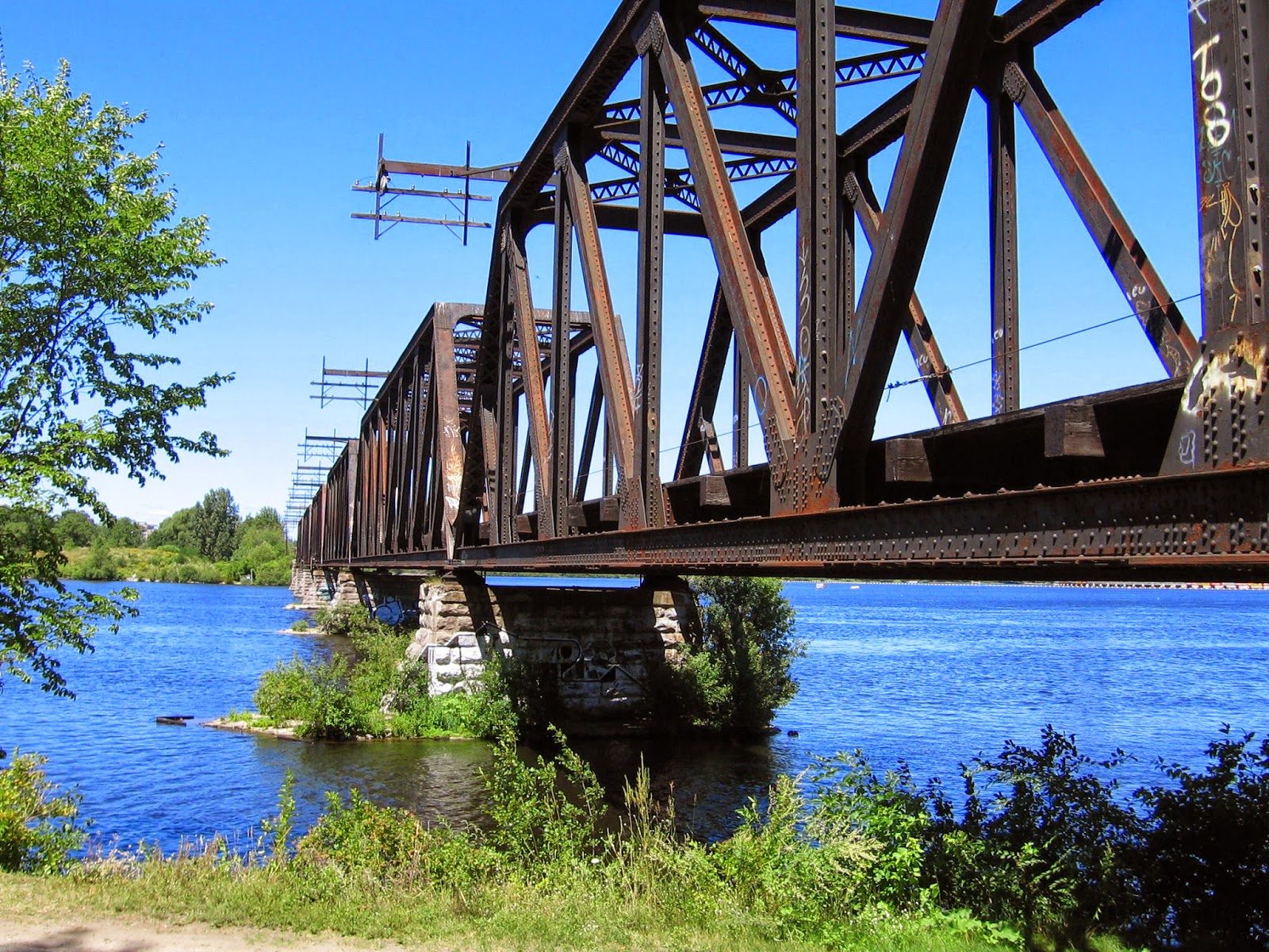 THE BEACHBURG SUB: Railway bridges of Ontario