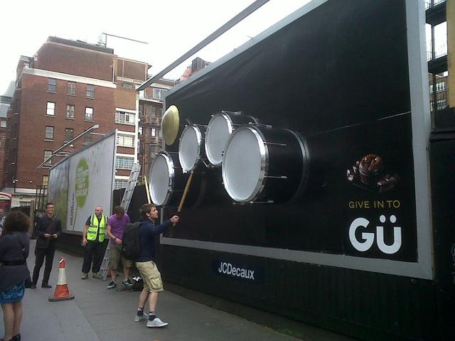 MESH IN-STORE INSPIRATION: GU Interactive billboard