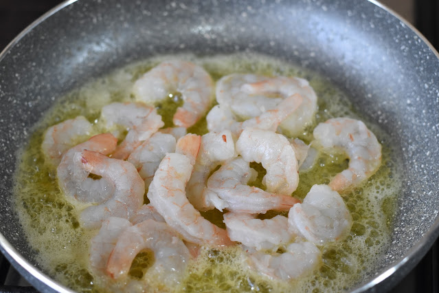 Creveti in sos de parmezan - CAIETUL CU RETETE