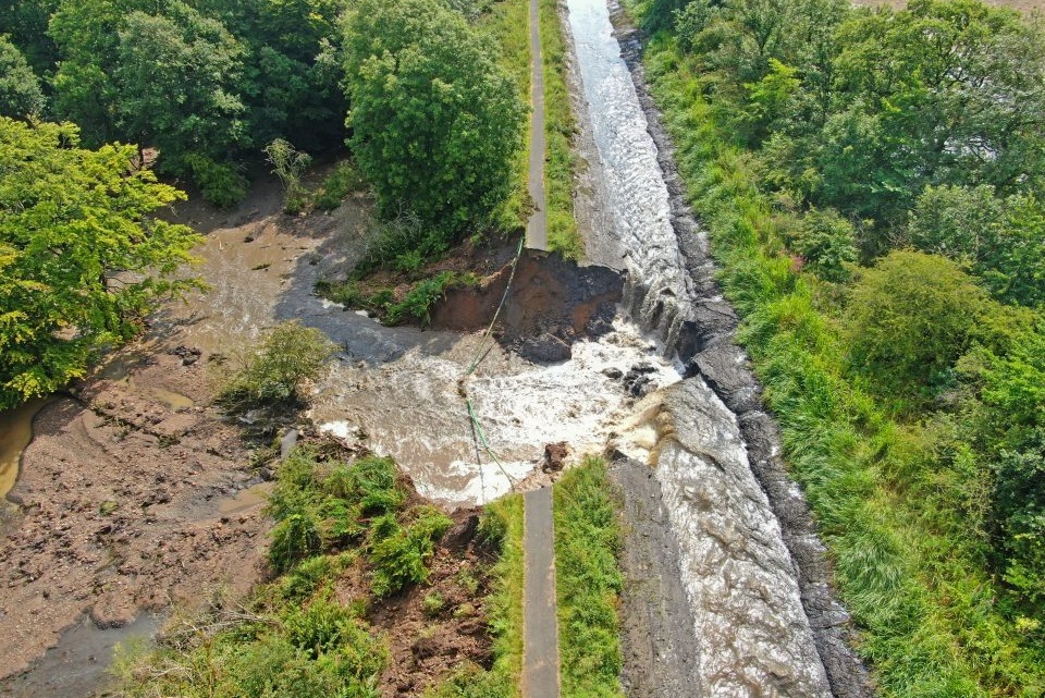 Sciency Thoughts: Three dead after landslide leads to train derailment ...
