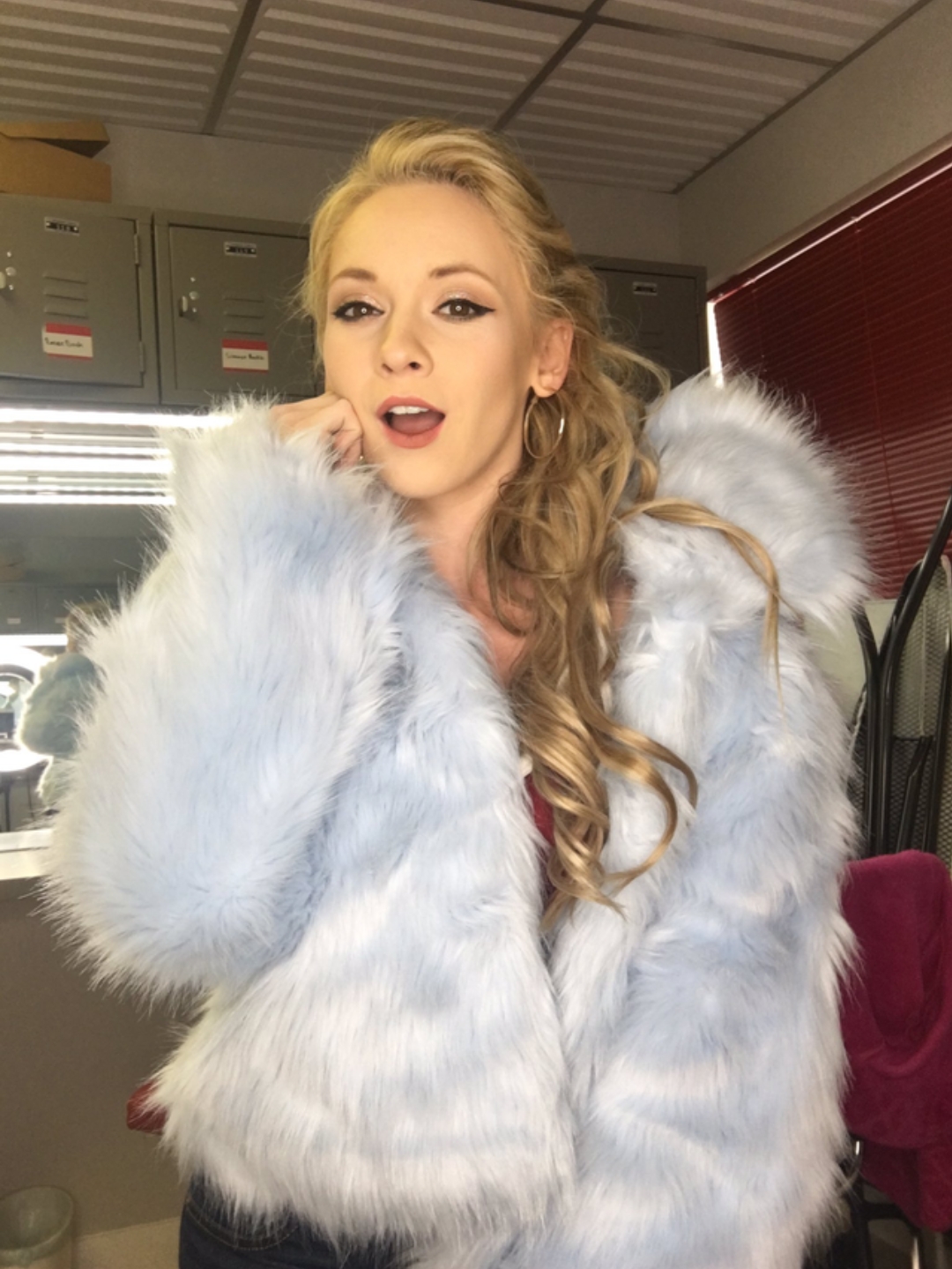 Mengenal Athena Rayne Dalam Biografi Singkat