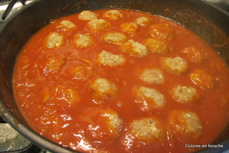 Boulettes de poulet à la sauce tomate