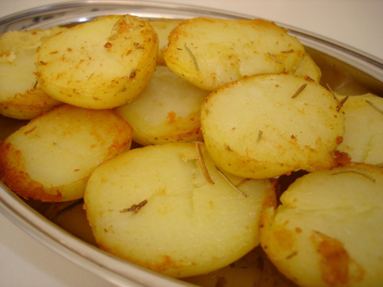Toca das Receitas: BATATINHAS PASSADAS NO AZEITE E NA MANTEIGA