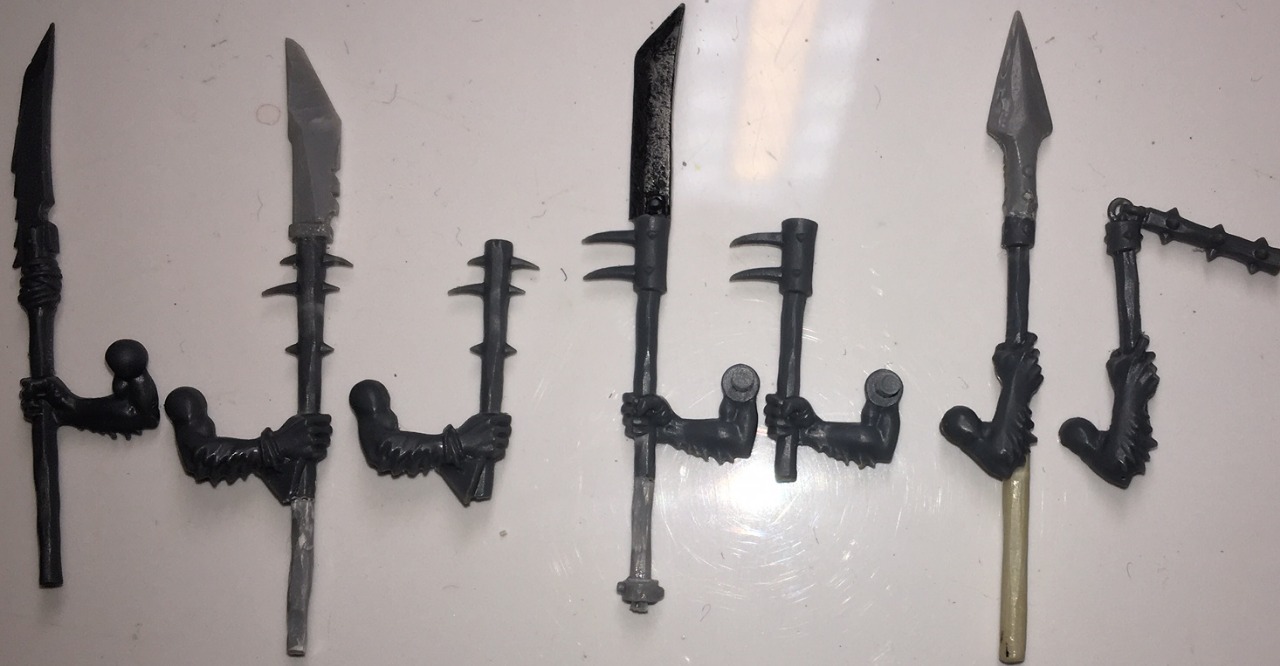 Ramblings of a Brush Slinger: When Sprue gives you Hand-Weapons make Spears