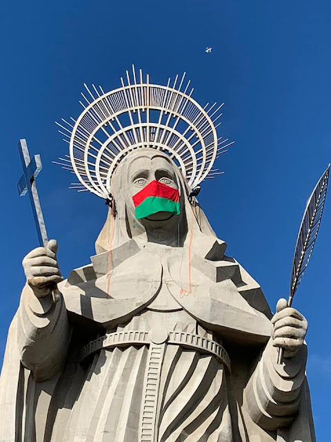 Rabiscos do Samuel Junior: Santa usando máscara