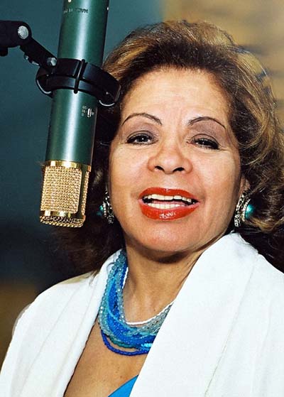 Entre Linhas: A DIVA ANGELA MARIA NAS ENTRELINHAS