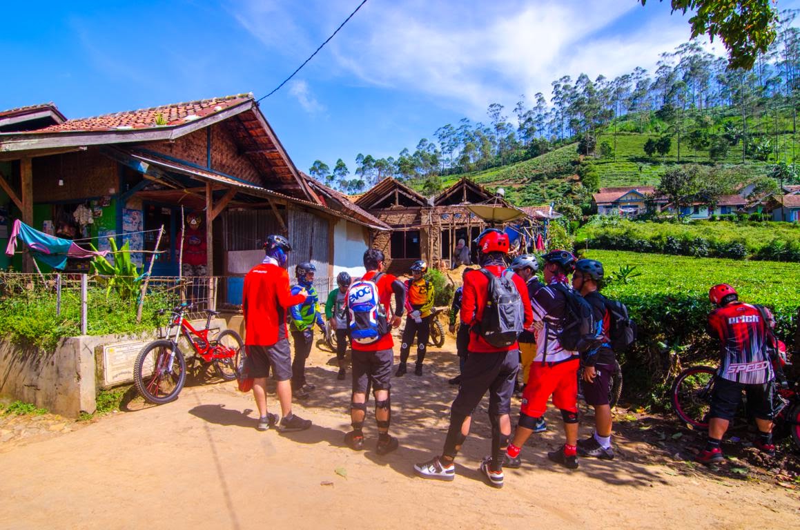 Batu Belang Pangalengan - Dewata - Hutan Gunung Maud - Selap Awi, Garut ...