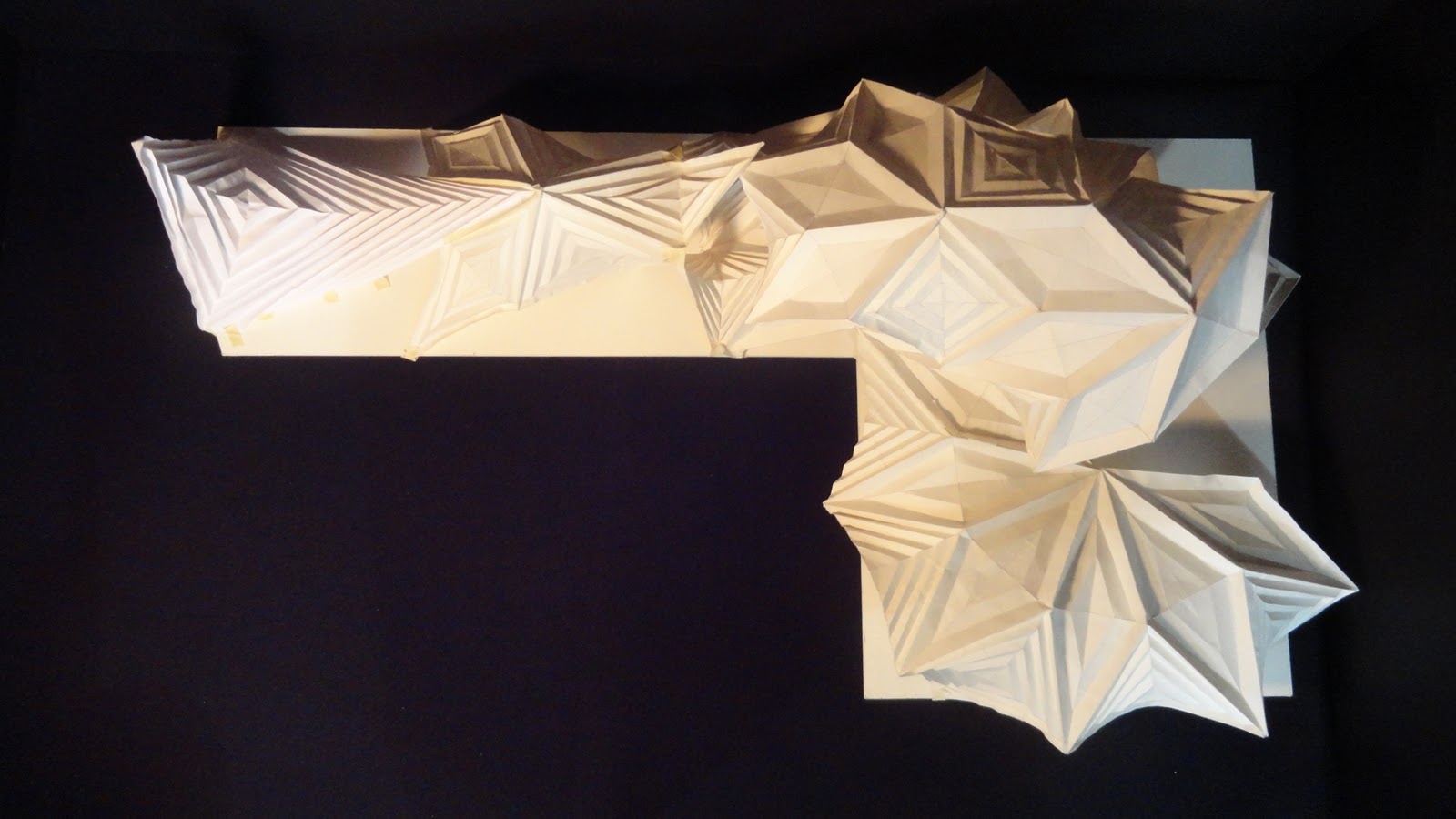Hyperbolic Paraboloid: Folding Paper: our firsts approach for a solution