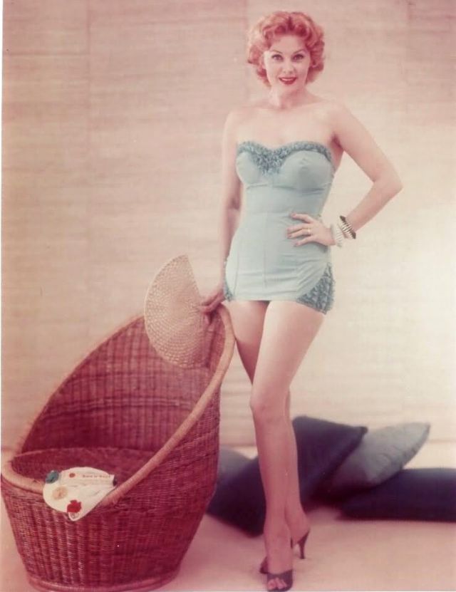 The “Queen of Technicolor”: 40 Glamorous Photos of Rhonda Fleming in the 1940s and ’50s ...