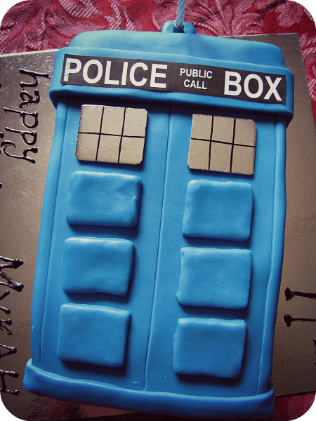 Tardis Cake - PaisleyJade