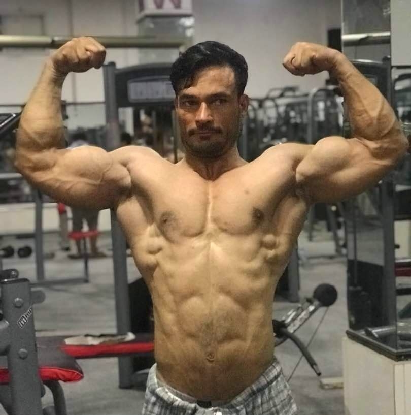 world bodybuilders pictures: afghan bodybuilder haroon naderi with best ...