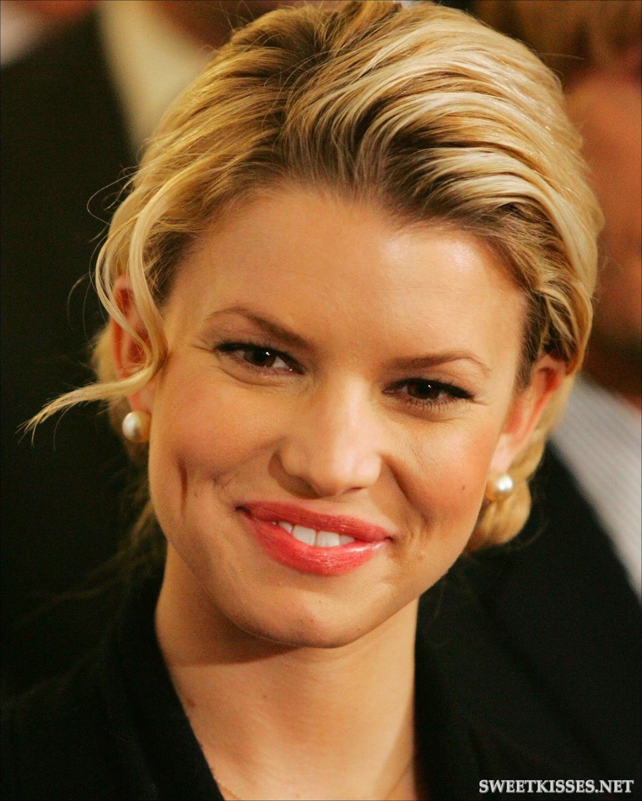 Welcome To Piczing Beautiful Dimple Girls Pics