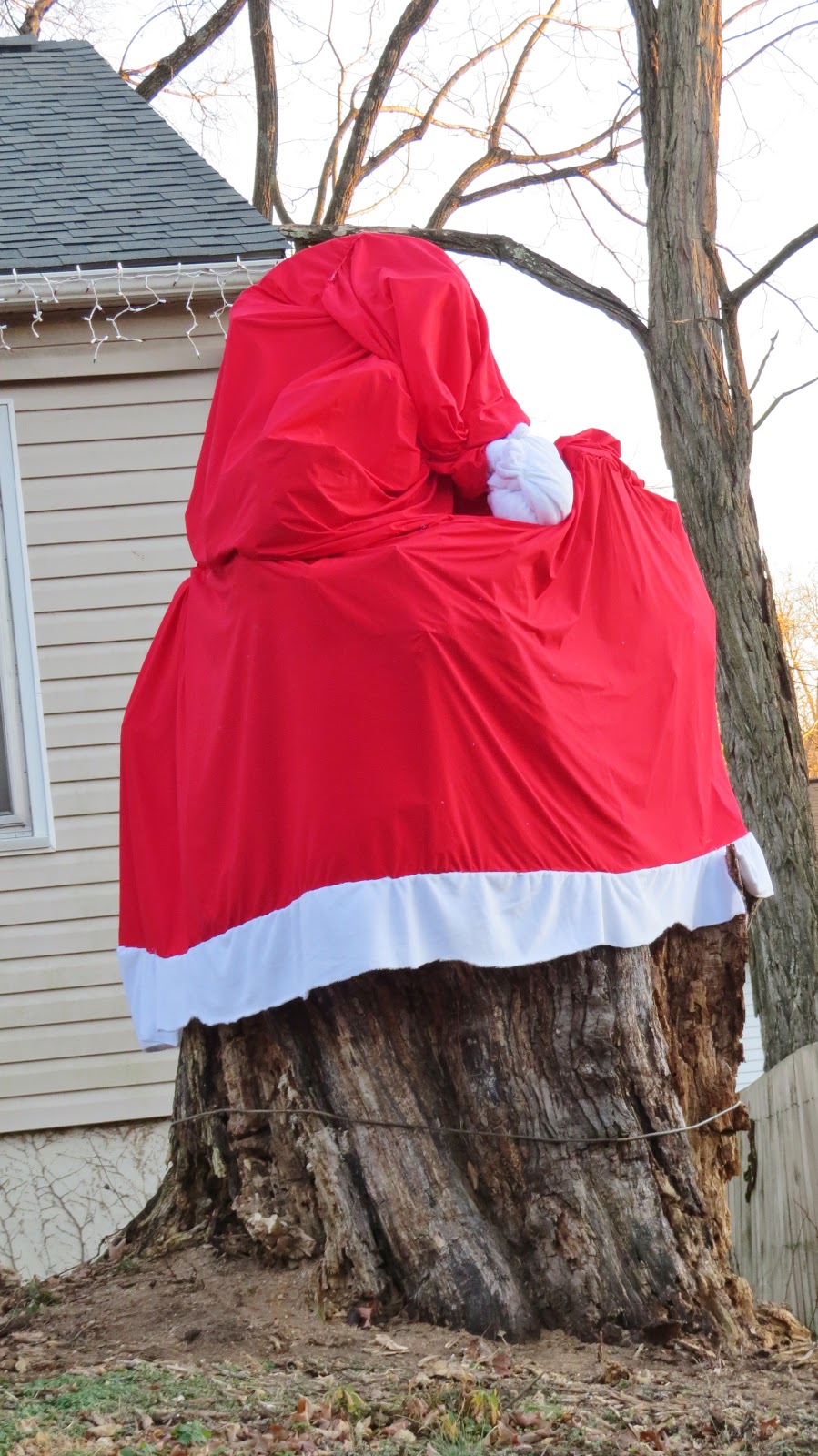 Let Your Light Shine: Santa Scarecrow and Stump Santa