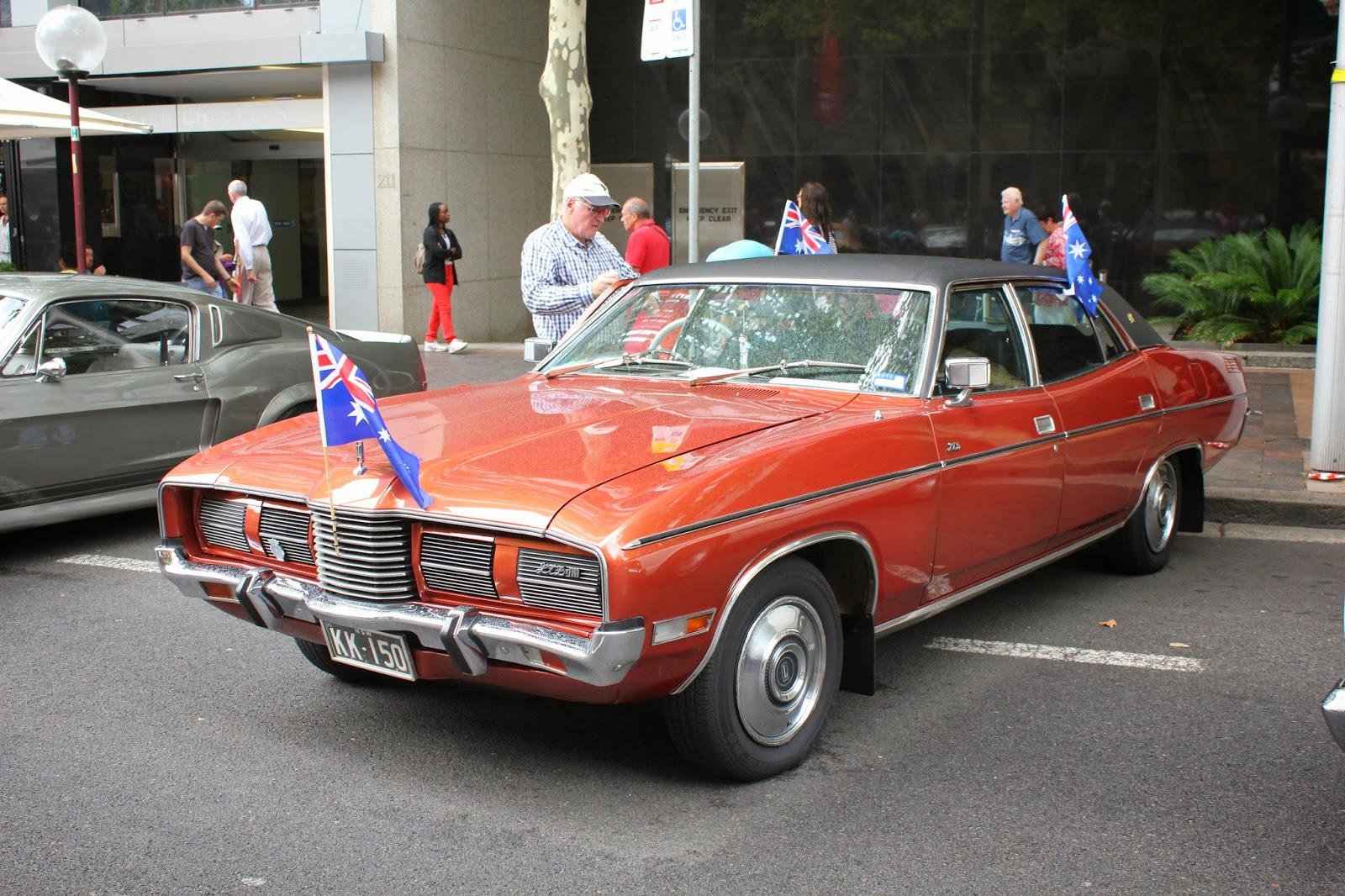 Aussie Old Parked Cars: 1976 Ford P5 LTD