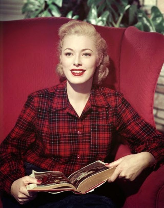 Woman of a Thousand Faces: Glamorous Photos of Eleanor Parker in the ...