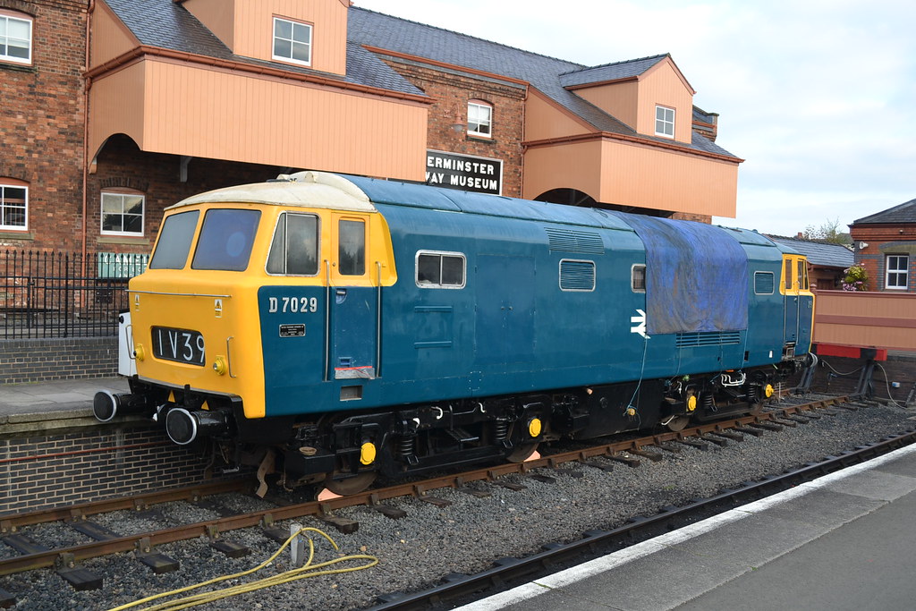 British Diesels and Electrics: Class 35 (Beyer Peacock 1,700 hp Type 3 ...